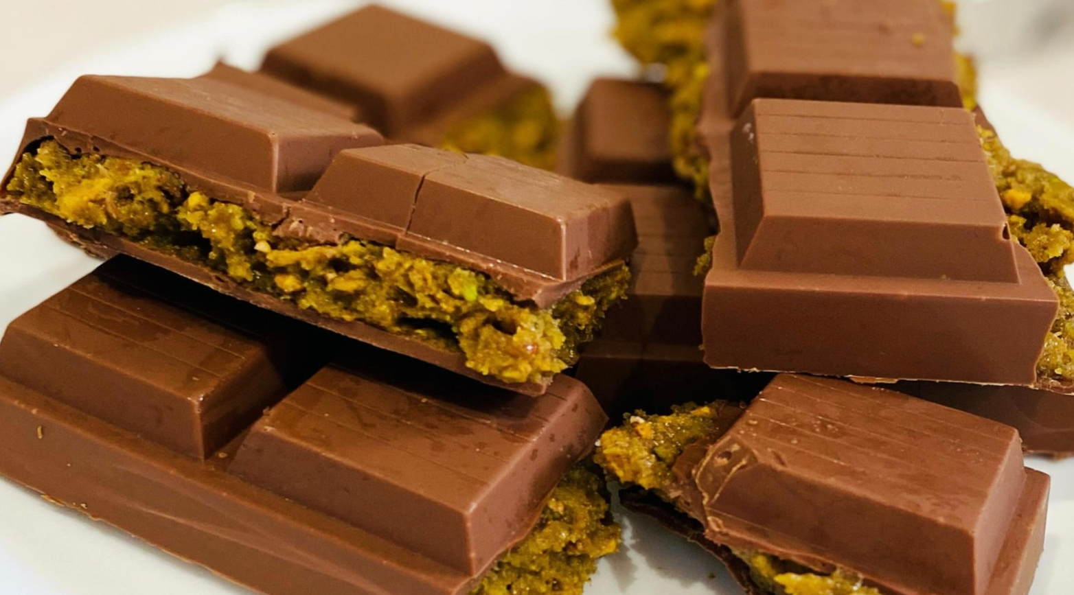 Irresistible Knafeh Chocolate Bar Recipe: A Decadent Twist on a Classic ...